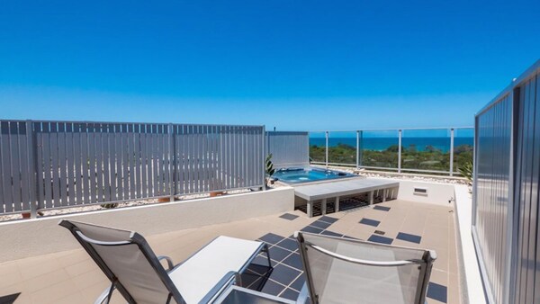 ホワイト シェルズ ラグジュリー アパートメンツ - サンシャイン・コースト