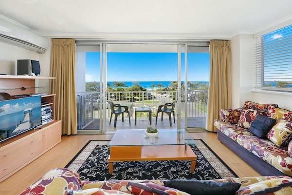 Apartamento, 3 quartos, para não fumantes, cozinha | Área de estar | TV de tela plana 42 polegadas com canais digitais, TV LED, DVD player