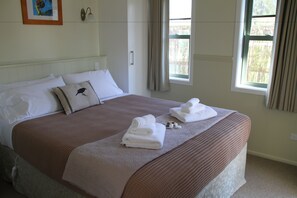 Suite Standard, 2 quartos, não fumadores, kitchenette (Bellbird) | Ferro/tábua de engomar, berços/camas para crianças grátis, Wi-fi grátis