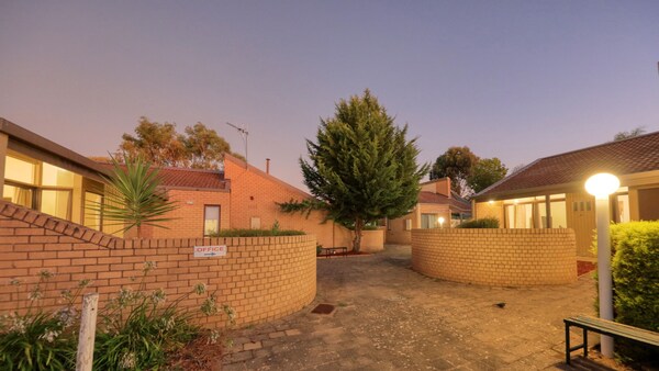 Executive Hideaway Motel - Victoria