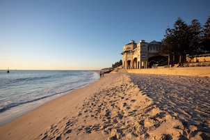 Perto da praia, toalhas de praia