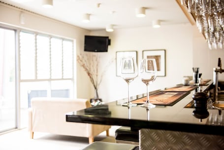 Lounge. Capella Coach Inn