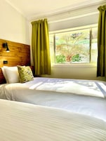 Quarto Twin Superior, várias camas | Roupa de alta qualidade, minibar, com mobília individualizada