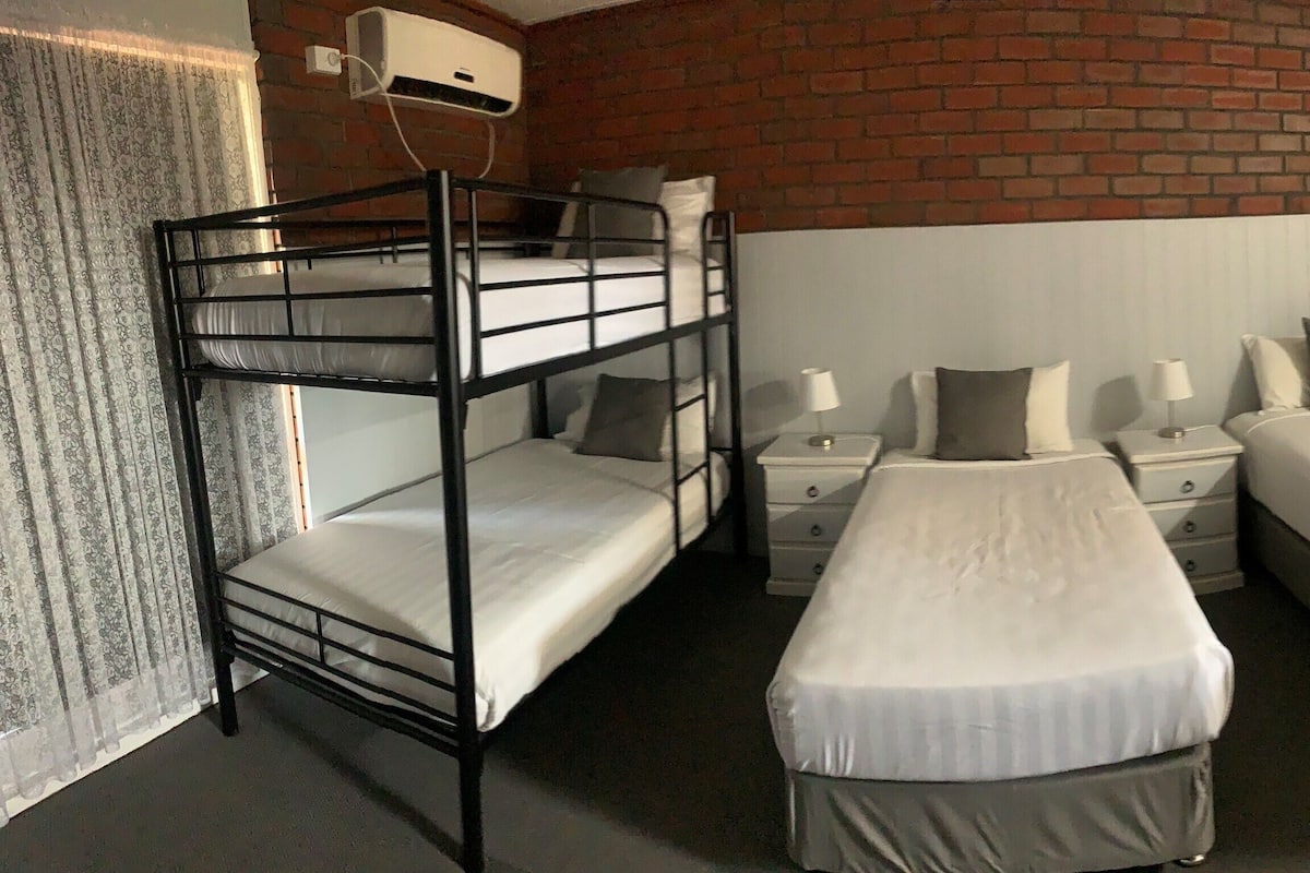 Quarto casal ou duplo luxo | Ferros/tábuas de passar roupa, Wi-Fi de cortesia