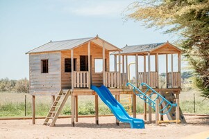 Área de recreio para crianças (ao ar livre)