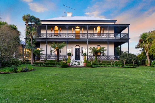 Colhurst House - Mount Gambier