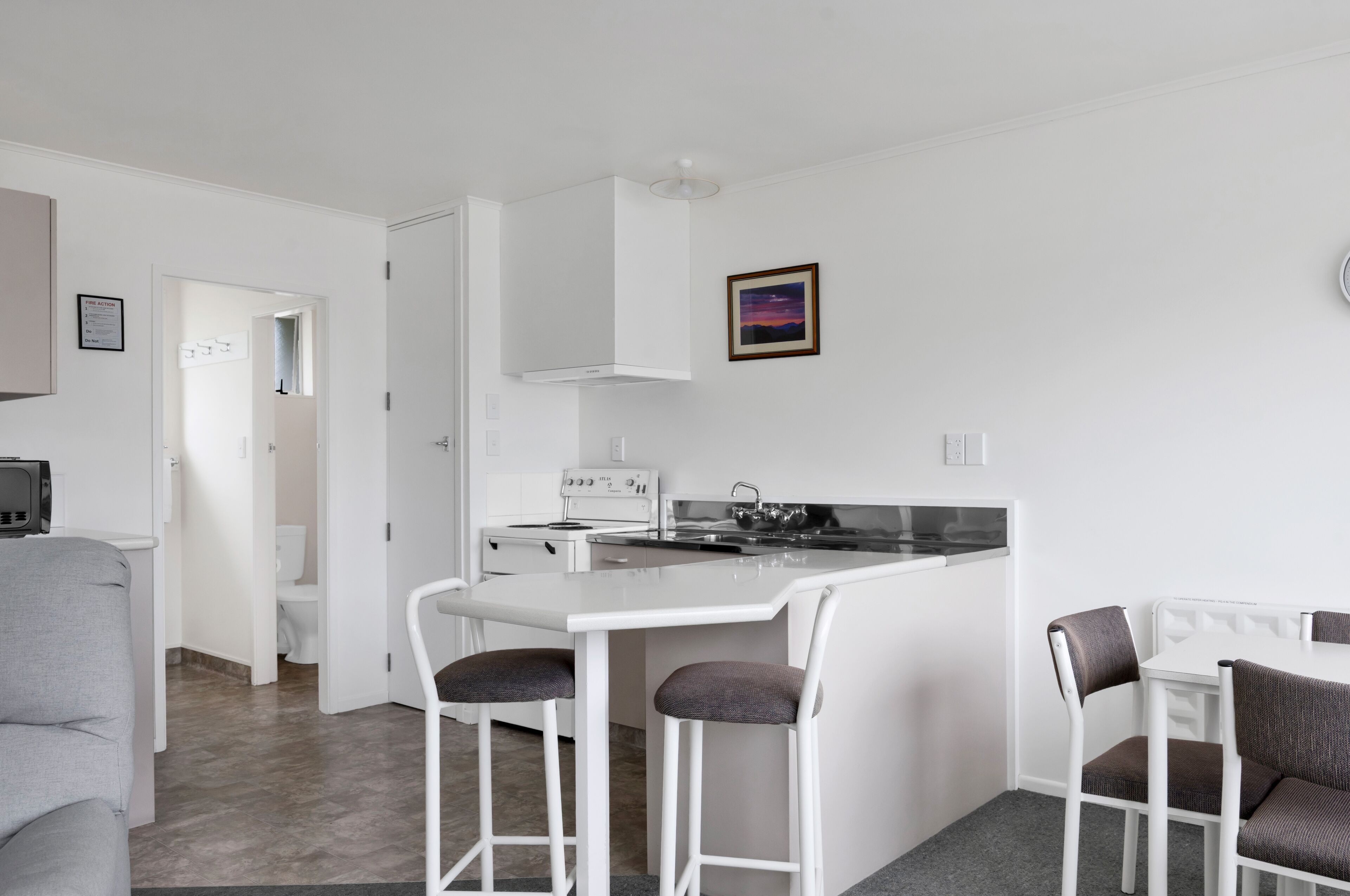 Standard 1 Bedroom Unit | Cozinha privada | Frigobar, micro-ondas, chaleira elétrica, torradeira