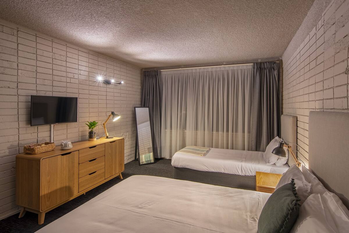 Quarto Standard | Cortinas/cortinados opacos, Wi-fi, com mobília individualizada 