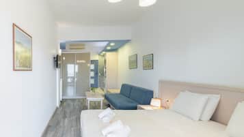 Estúdio de Luxo, vista para o oceano | Roupa de alta qualidade, cofre no quarto, com decoração personalizada