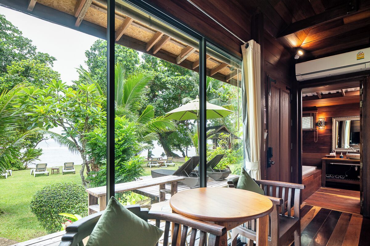 Beach Front | Sala de estar | Televisor LCD de 40 polegadas com canais por cabo, televisor 