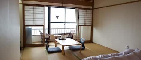 Quarto tradicional, para não fumantes, vista para o mar (Japanese-Style) | Edredons de pluma, escrivaninha, Wi-Fi de cortesia, roupa de cama