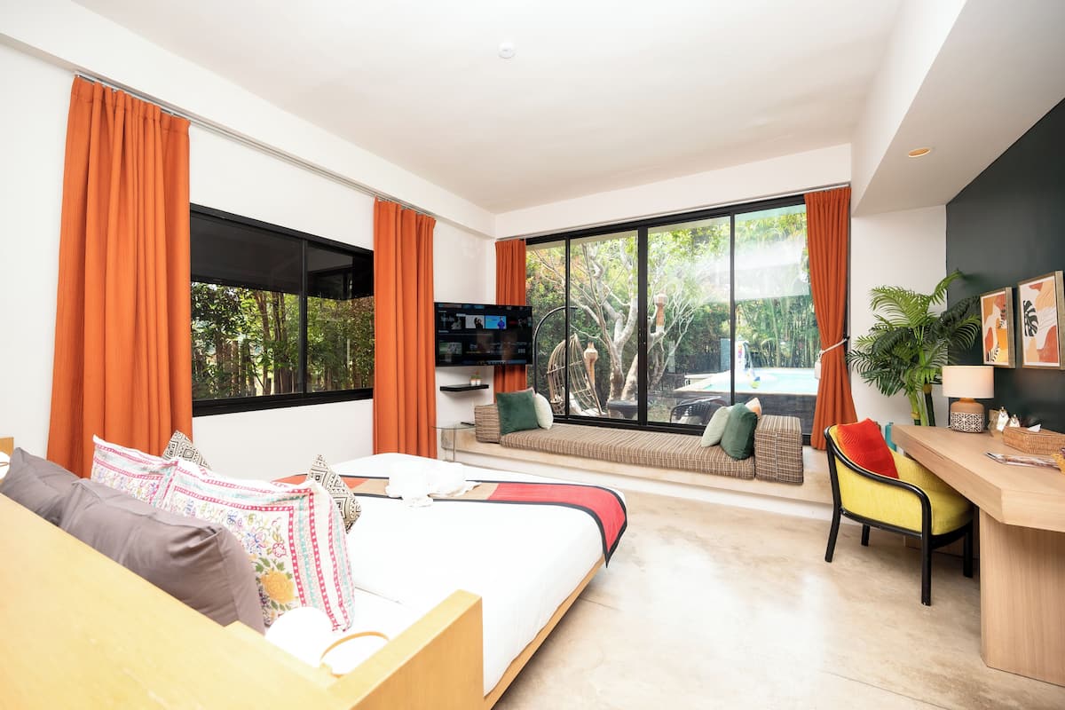 Cool Suite | Minibar, cofre no quarto, secretária, cortinas/cortinados opacos