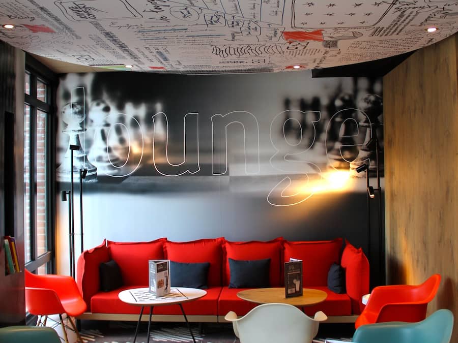 Área de estar no saguão