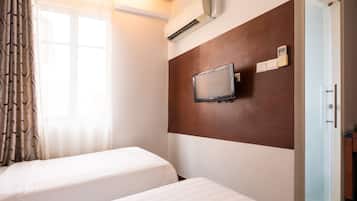 Quarto Twin Deluxe | Cofre no quarto, secretária