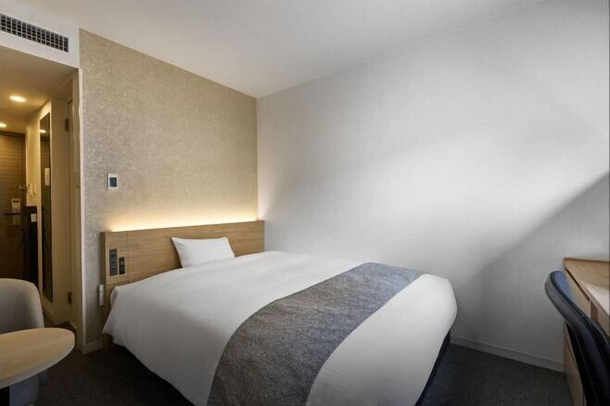 Wi-Fi de cortesia, roupa de cama