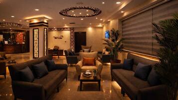 Área de estar no saguão