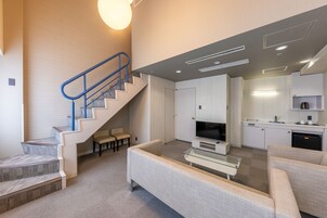 Dúplex, não fumadores | Secretária, cortinas/cortinados opacos, Wi-fi grátis 