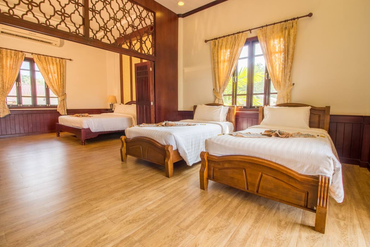 Deluxe Room / Pool View | Minibar, cofre no quarto, secretária, berços/camas para crianças grátis 