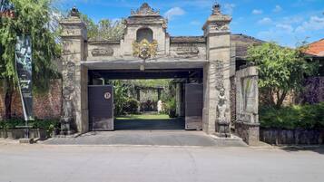 Fachada da propriedade