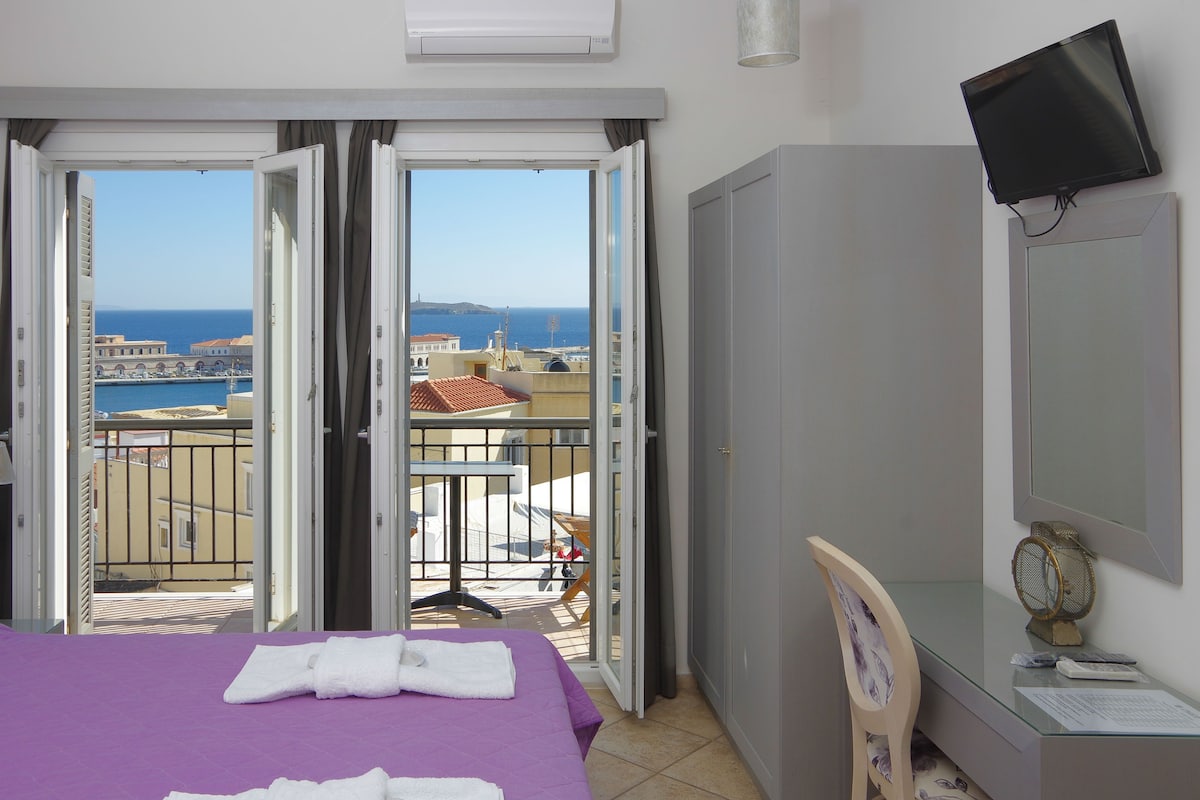 Suite, 2 quartos, vista para o mar | Cofre com capacidade para portátil, quartos insonorizados
