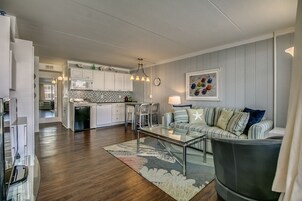 Estúdio, cozinha americana | Individualmente decorados, individualmente mobiliados