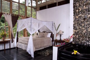 Suite Superior, banheira de hidromassagem | Com decoração personalizada, com mobília individualizada 