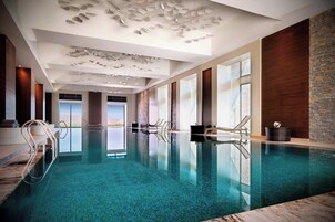 Piscina interna, piscina externa