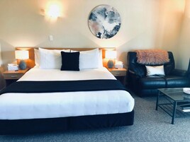 Estúdio standard, para não fumantes, cozinha americana (Executive Studio Unit) | Roupas de cama premium, espaço de trabalho para notebook