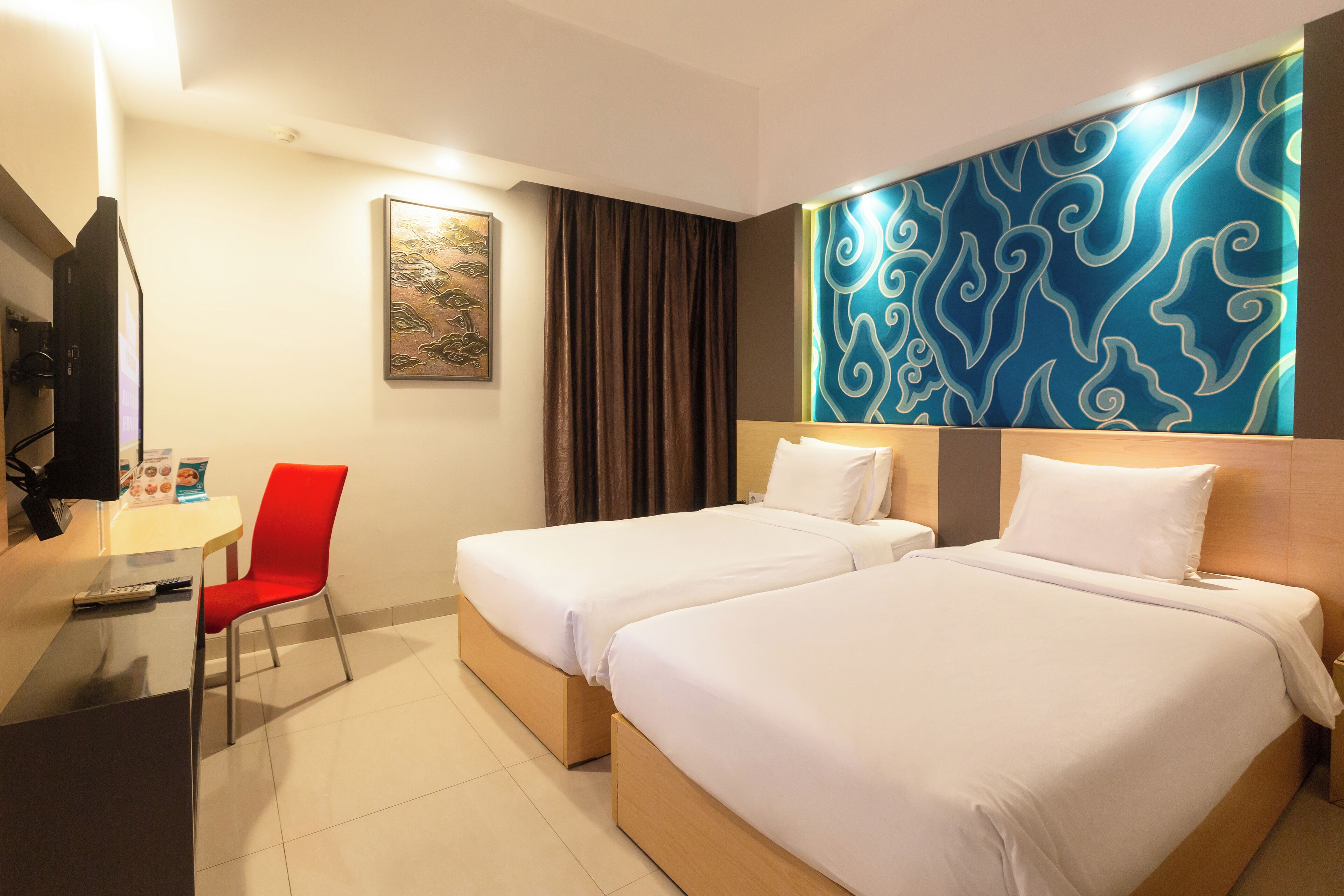 Escrivaninha, espaço de trabalho para notebook