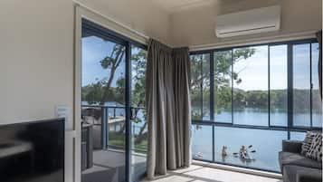 Apartamento Premium, 2 quartos (Waterfront) | Vista para a água