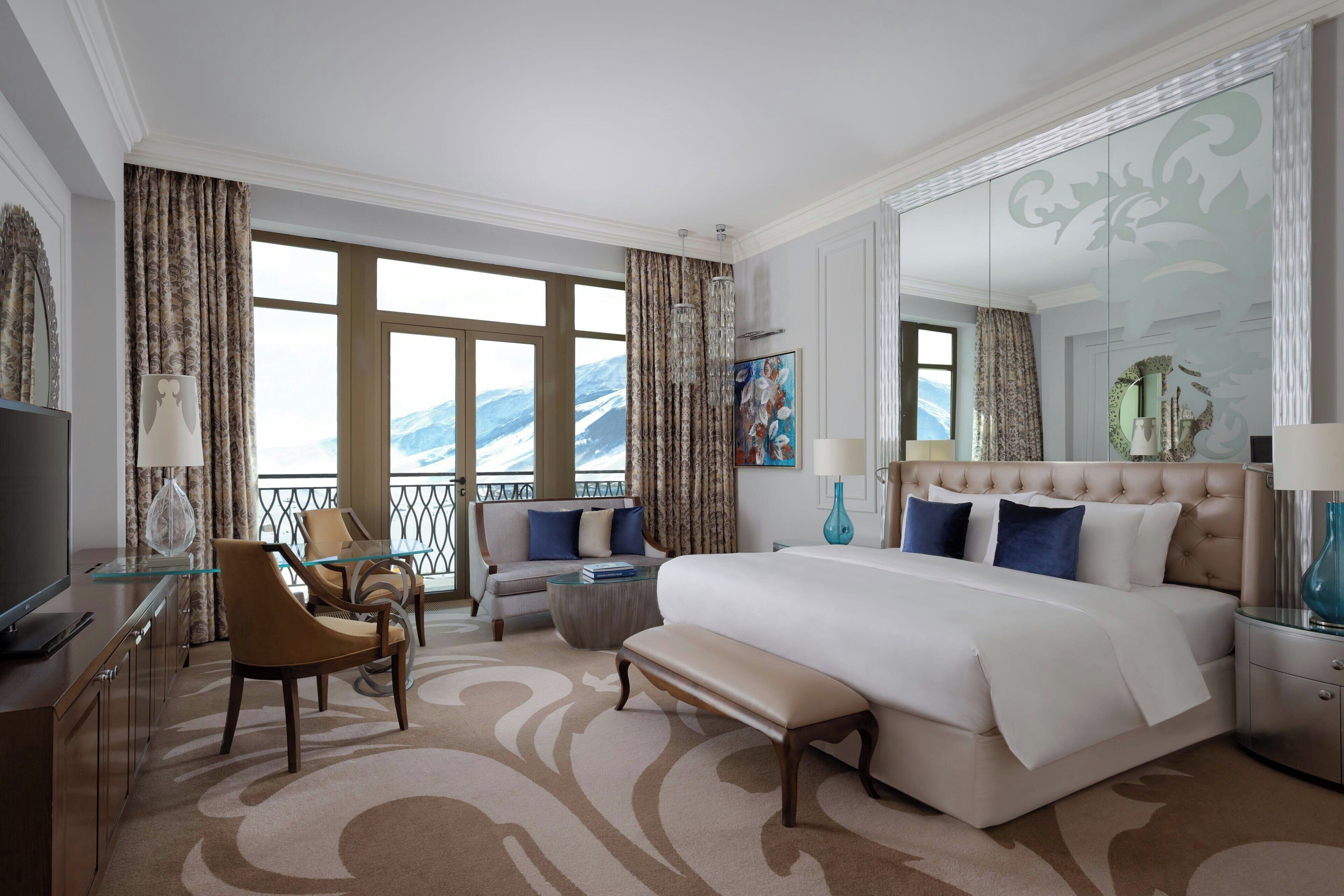 Quarto luxo, 1 cama de casal, para fumantes, vista para o resort (Balcony) | Frigobar, cofres nos quartos, escrivaninha, quartos à prova de som