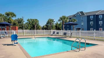 Piscina interior, piscina exterior