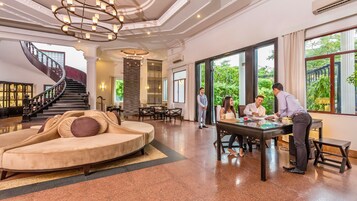 Check-in e check-out automático