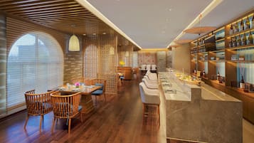 2 restaurantes, pequenos-almoços servidos, cozinha internacional