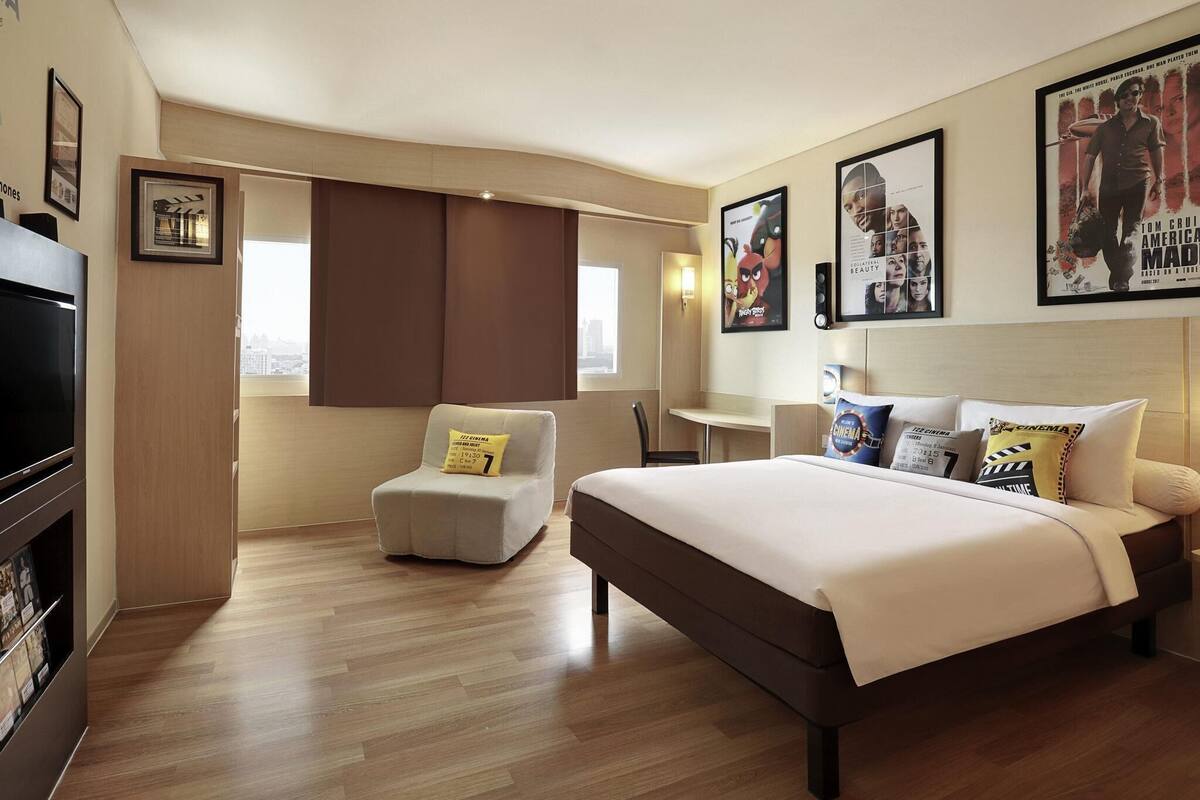 Quarto Familiar, acessível (Cinema Room) | Minibar, cofre no quarto, secretária
