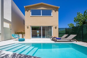 Apartamento, piscina privativa (Split Level) | Cofre no quarto, secretária, quartos insonorizados 