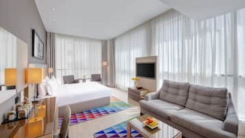 Quarto casal executivo, 1 cama de casal | Frigobar, cofres nos quartos, escrivaninha
