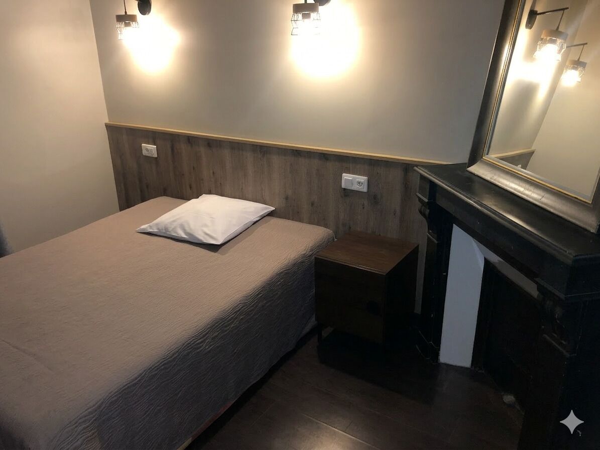 Quarto casal clássico | Roupas de cama premium, quartos à prova de som, Wi-Fi de cortesia