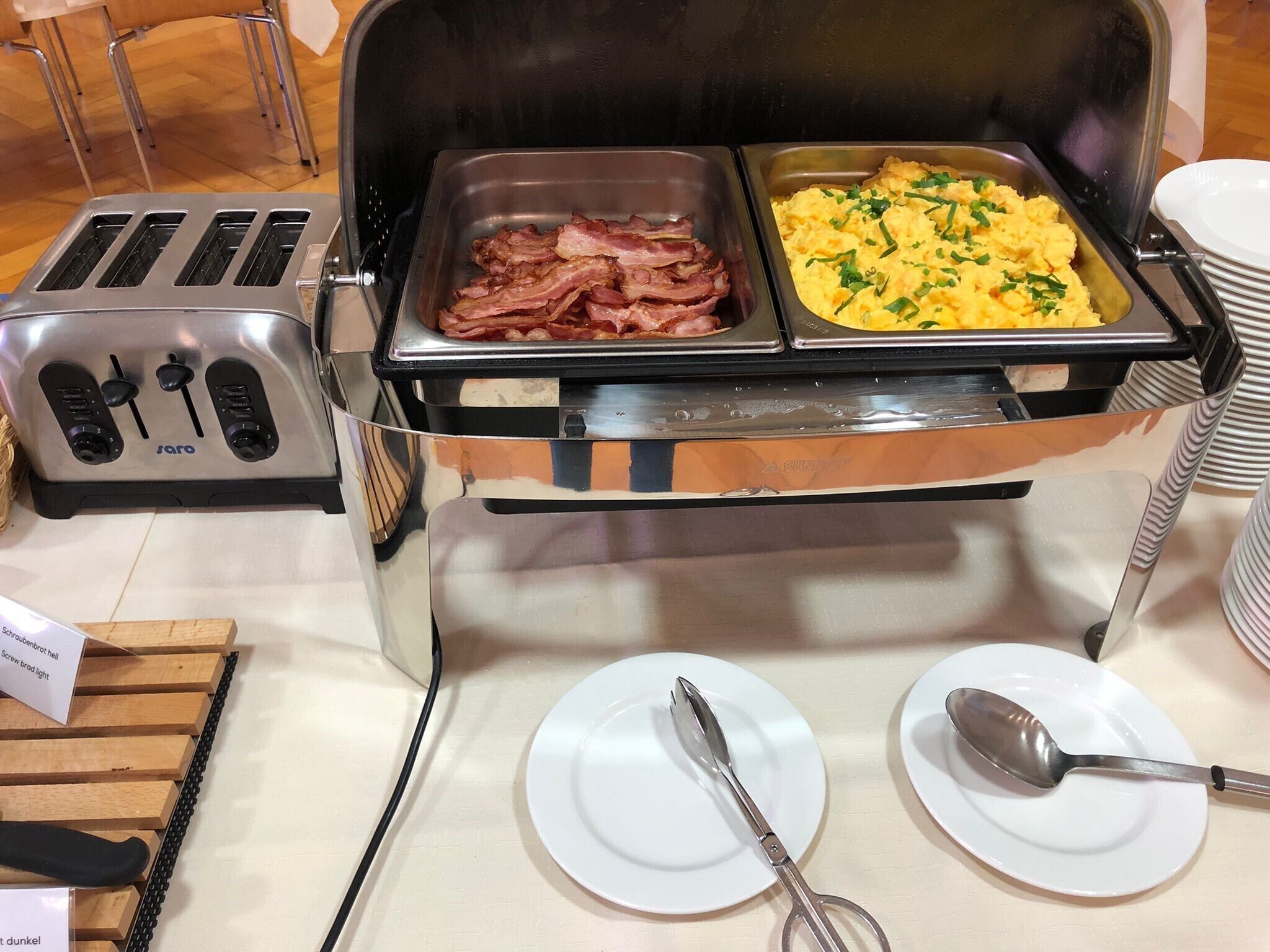 Buffet de pequeno-almoço