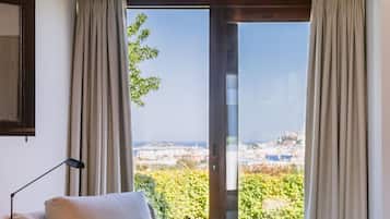 Quarto Duplo Premium | Sala de estar | Televisor LED, base para leitor de MP3