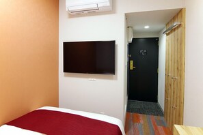 Quarto solteiro, para não fumantes | Escrivaninha, ferros/tábuas de passar roupa, Wi-Fi de cortesia