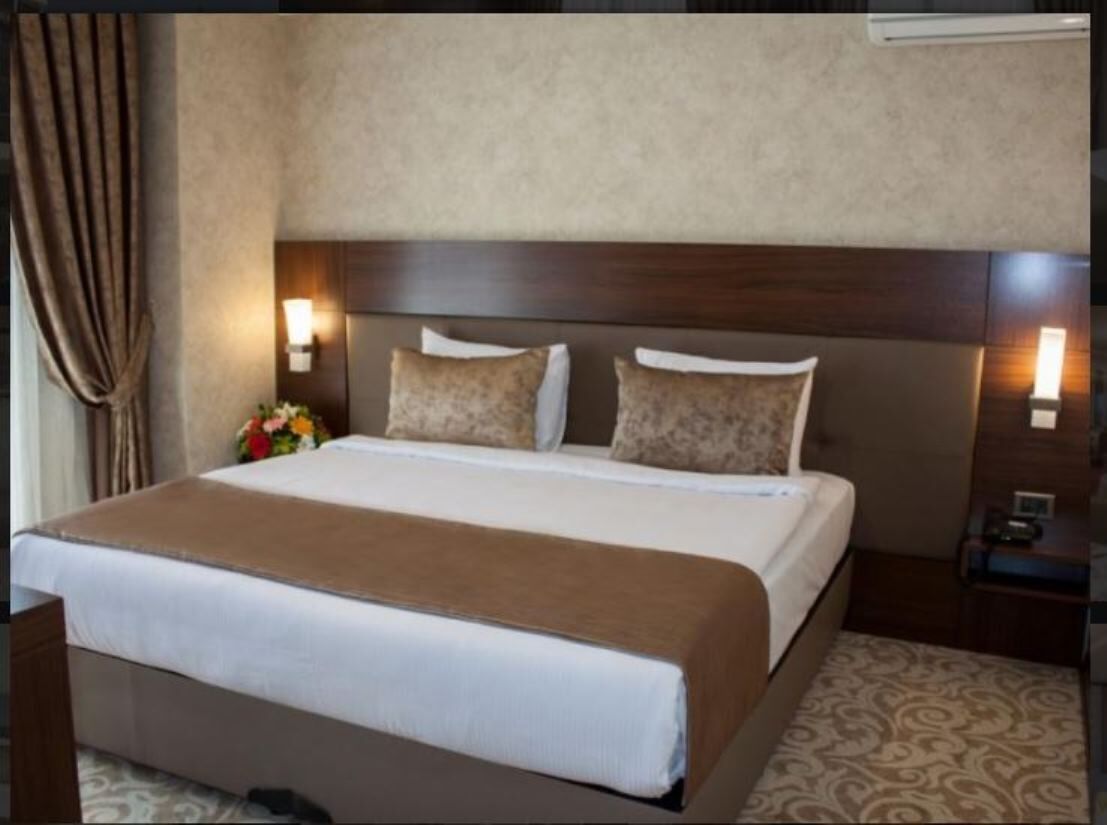 Roupa de alta qualidade, minibar, cofre com capacidade para portátil 