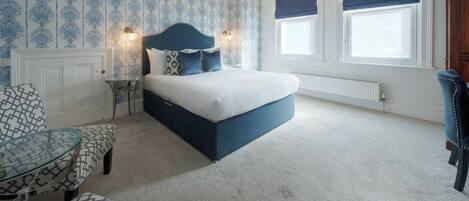 Executive King Room with Bath and Shower | Roupa de alta qualidade, com decoração personalizada