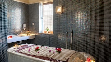 Sala(s) para tratamentos a casais, banho turco, hammam