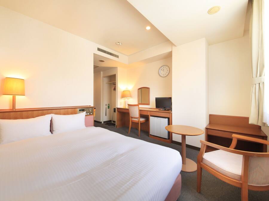 Secretária, ferro/tábua de engomar, Wi-fi grátis