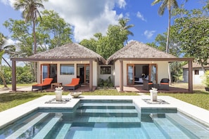 Villa Deluxe, 2 quartos, piscina privativa, vista para a praia | Cofre no quarto, ferro/tábua de engomar, Wi-fi grátis 