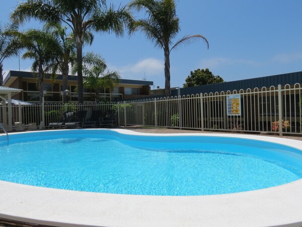 Chapman Court Holiday Units - Merimbula