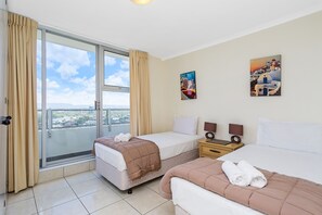 Com decoração personalizada, com mobília individualizada