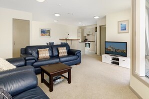 Apartamento Superior, 2 quartos, cozinha (Apartment Superior) | Sala de estar