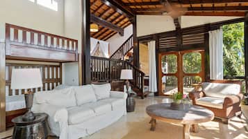 Casa na Árvore de Luxo, 1 cama king-size, vista para o vale | Sala de estar